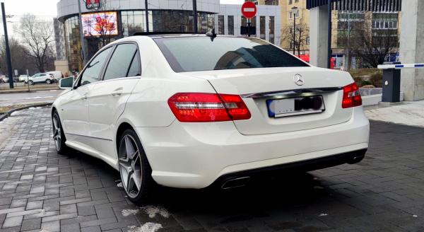 White Mercedes-Benz E 350 2011 in Vilnius, with an engine capacity of 3.00 L and mileage of 300 thousand km for 7700 €, photo 2 on AUTOMOTO.COM.LV