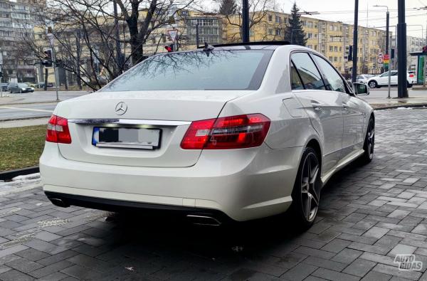 White Mercedes-Benz E 350 2011 in Vilnius, with an engine capacity of 3.00 L and mileage of 300 thousand km for 7700 €, photo 3 on AUTOMOTO.COM.LV