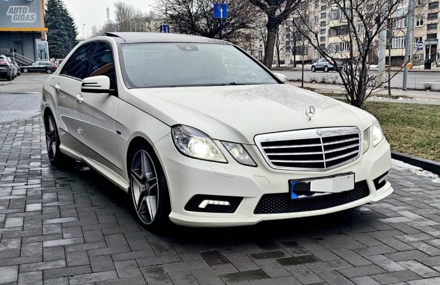 White Mercedes-Benz E 350 2011 in Vilnius, with an engine capacity of 3.00 L and mileage of 300 thousand km for 7700 €, photo 4 on AUTOMOTO.COM.LV
