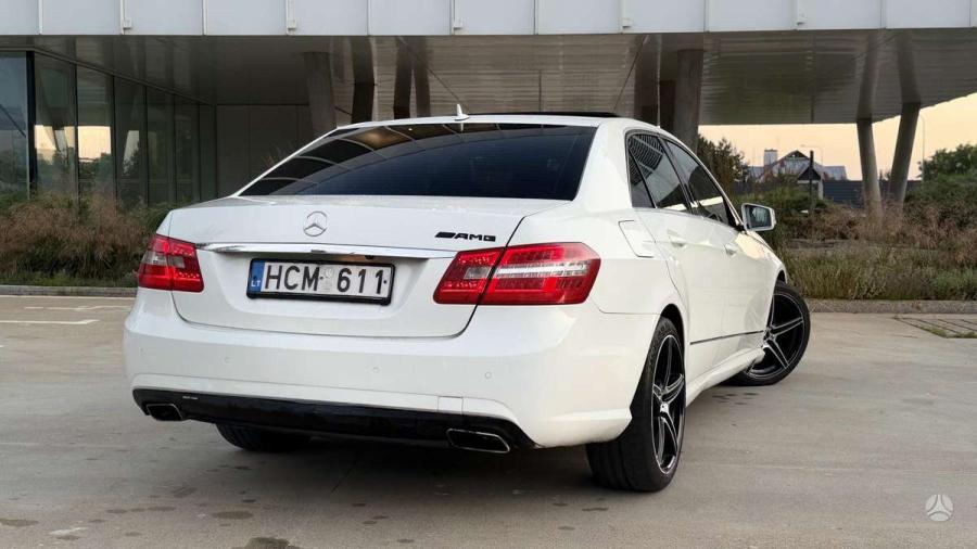 Balts Mercedes-Benz E 350 2011 Viļņa, ar dzinēja tilpumu 2.99 L un nobraukumu 280 tūkst. km par 6950 €, foto 3 vietnē AUTOMOTO.COM.LV
