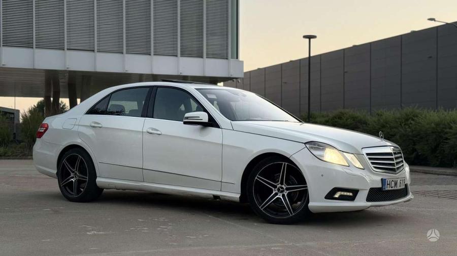 Balts Mercedes-Benz E 350 2011 Viļņa, ar dzinēja tilpumu 2.99 L un nobraukumu 280 tūkst. km par 6950 €, foto 5 vietnē AUTOMOTO.COM.LV
