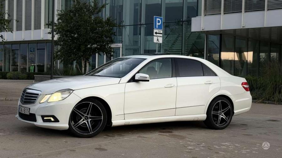 Balts Mercedes-Benz E 350 2011 Viļņa, ar dzinēja tilpumu 2.99 L un nobraukumu 280 tūkst. km par 6950 €, foto 6 vietnē AUTOMOTO.COM.LV
