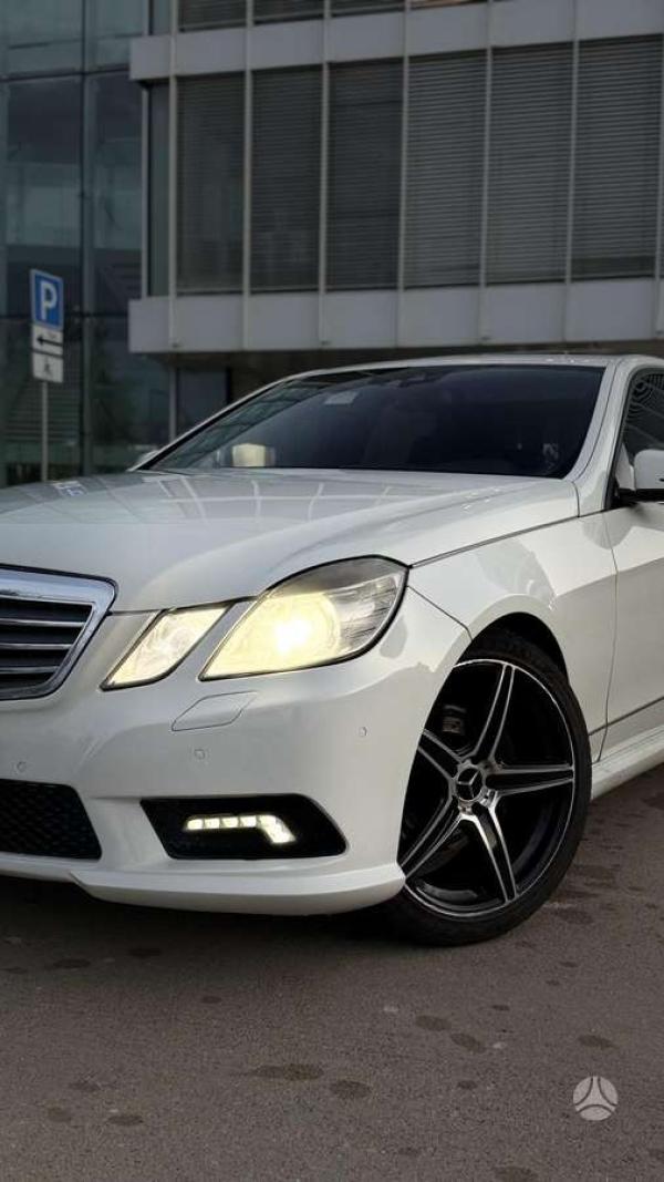 White Mercedes-Benz E 350 2011 in Vilnius, with an engine capacity of 2.99 L and mileage of 280 thousand km for 6950 €, photo 7 on AUTOMOTO.COM.LV
