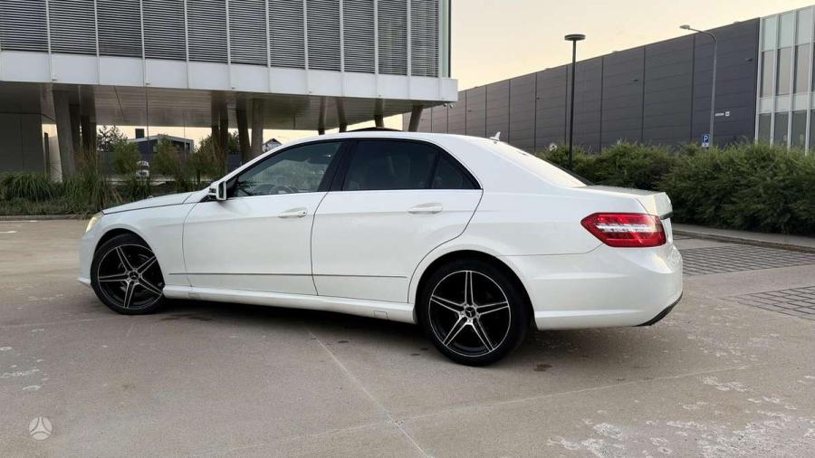 Balts Mercedes-Benz E 350 2011 Viļņa, ar dzinēja tilpumu 2.99 L un nobraukumu 280 tūkst. km par 6950 €, foto 17 vietnē AUTOMOTO.COM.LV