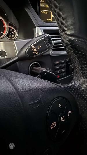 Balts Mercedes-Benz E 350 2011 Viļņa, ar dzinēja tilpumu 2.99 L un nobraukumu 280 tūkst. km par 6950 €, foto 22 vietnē AUTOMOTO.COM.LV