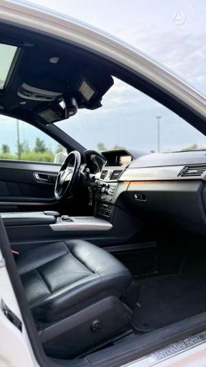 Balts Mercedes-Benz E 350 2011 Viļņa, ar dzinēja tilpumu 2.99 L un nobraukumu 280 tūkst. km par 6950 €, foto 26 vietnē AUTOMOTO.COM.LV