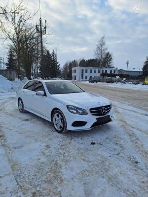 White Mercedes-Benz E 350 2014 in Siauliai, with an engine capacity of 3.50 L and mileage of 100 thousand km for 16999 €, photo 2 on AUTOMOTO.COM.LV
