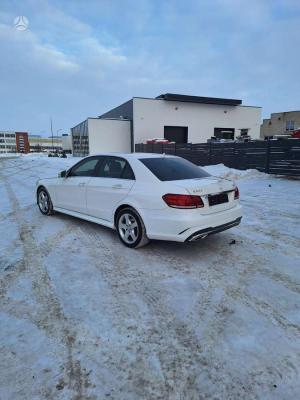 White Mercedes-Benz E 350 2014 in Siauliai, with an engine capacity of 3.50 L and mileage of 100 thousand km for 16999 €, photo 6 on AUTOMOTO.COM.LV