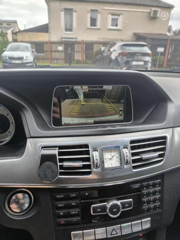 White Mercedes-Benz E 350 2014 in Kaunas, with an engine capacity of 2.99 L and mileage of 308 thousand km for 9000 €, photo 2 on AUTOMOTO.COM.LV