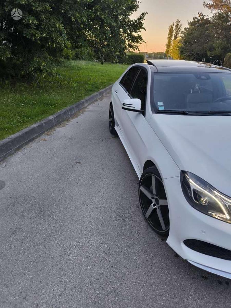 White Mercedes-Benz E 350 2014 in Kaunas, with an engine capacity of 2.99 L and mileage of 308 thousand km for 9000 €, photo 16 on AUTOMOTO.COM.LV