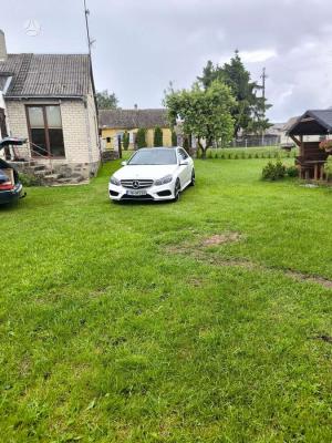 White Mercedes-Benz E 350 2014 in Kaunas, with an engine capacity of 2.99 L and mileage of 308 thousand km for 9000 €, photo 19 on AUTOMOTO.COM.LV