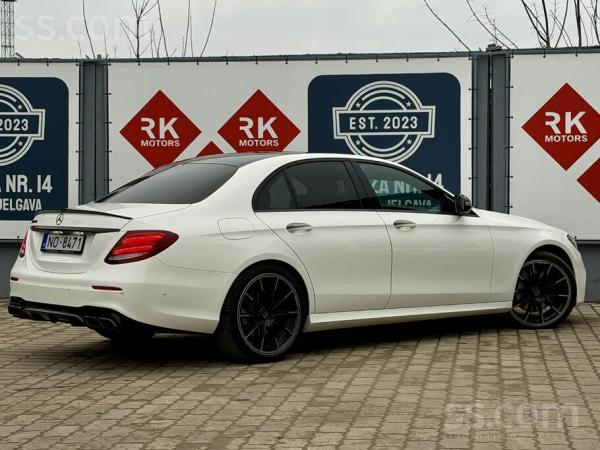 White Mercedes-Benz E 350 2016 in Jelgava, with an engine capacity of 3.00 L and mileage of 279 thousand km for 29900 €, photo 9 on AUTOMOTO.COM.LV