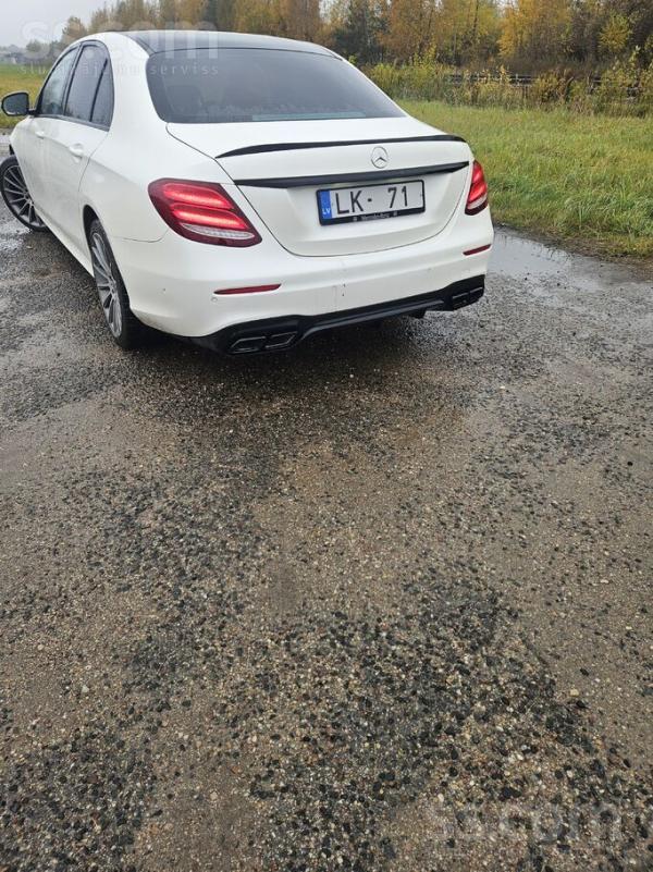 White Mercedes-Benz E 350 2016 in Jelgava, with an engine capacity of 3.00 L and mileage of 209 thousand km for 24800 €, photo 2 on AUTOMOTO.COM.LV