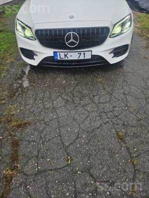 Balts Mercedes-Benz E 350 2016 Jelgava, ar dzinēja tilpumu 3.00 L un nobraukumu 209 tūkst. km par 24800 €, foto 7 vietnē AUTOMOTO.COM.LV