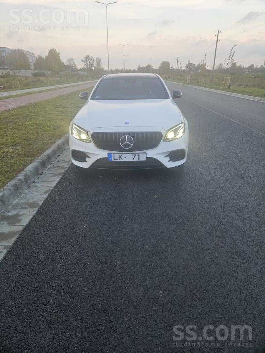 Balts Mercedes-Benz E 350 2016 Jelgava, ar dzinēja tilpumu 3.00 L un nobraukumu 209 tūkst. km par 24800 €, foto 9 vietnē AUTOMOTO.COM.LV