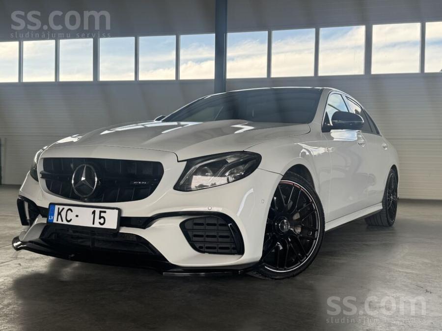 Белый Мерседес E 350 2016 в Екабпилс, объемом двигателя 3.00 л и пробегом 240 тыс. км за 26000 €, фото 1 на AUTOMOTO.COM.LV