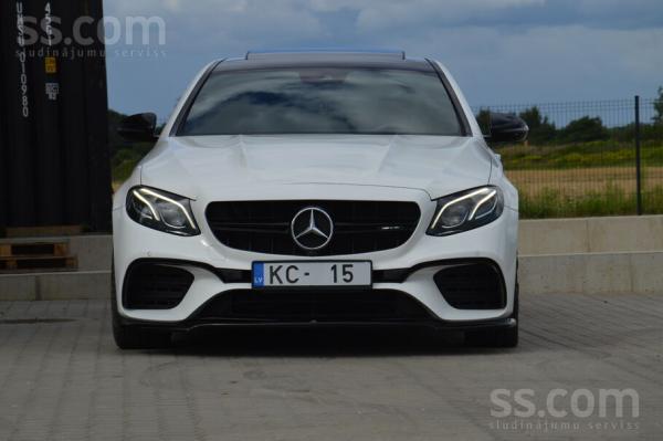 White Mercedes-Benz E 350 2016 in Jekabpils, with an engine capacity of 3.00 L and mileage of 240 thousand km for 23000 €, photo 4 on AUTOMOTO.COM.LV
