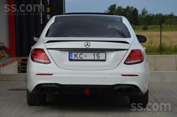 White Mercedes-Benz E 350 2016 in Jekabpils, with an engine capacity of 3.00 L and mileage of 240 thousand km for 23000 €, photo 9 on AUTOMOTO.COM.LV