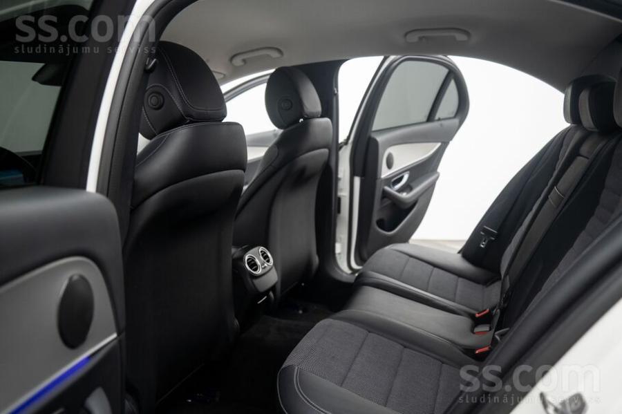 White Mercedes-Benz E 350 2016 in Tallinn, with an engine capacity of 2.00 L and mileage of 200 thousand km for 15999 €, photo 10 on AUTOMOTO.COM.LV