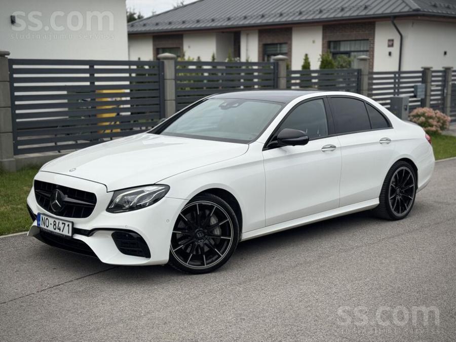 White Mercedes-Benz E 350 2016 in Jelgava, with an engine capacity of 3.00 L and mileage of 284 thousand km for 23500 €, photo 1 on AUTOMOTO.COM.LV