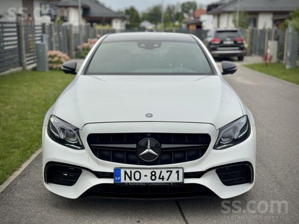 White Mercedes-Benz E 350 2016 in Jelgava, with an engine capacity of 3.00 L and mileage of 284 thousand km for 23500 €, photo 6 on AUTOMOTO.COM.LV
