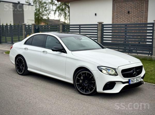 White Mercedes-Benz E 350 2016 in Jelgava, with an engine capacity of 3.00 L and mileage of 284 thousand km for 23500 €, photo 7 on AUTOMOTO.COM.LV