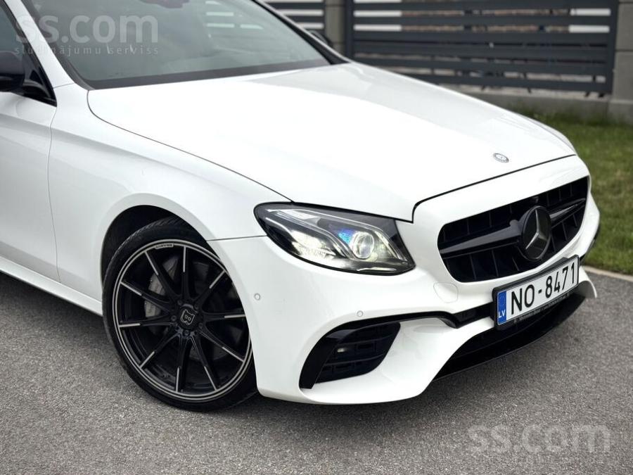 White Mercedes-Benz E 350 2016 in Jelgava, with an engine capacity of 3.00 L and mileage of 284 thousand km for 23500 €, photo 8 on AUTOMOTO.COM.LV