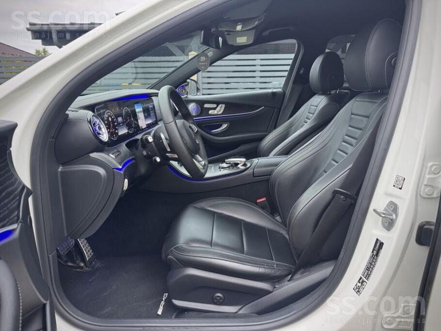 White Mercedes-Benz E 350 2016 in Jelgava, with an engine capacity of 3.00 L and mileage of 284 thousand km for 23500 €, photo 11 on AUTOMOTO.COM.LV