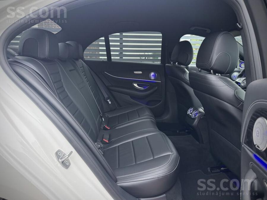 White Mercedes-Benz E 350 2016 in Jelgava, with an engine capacity of 3.00 L and mileage of 284 thousand km for 23500 €, photo 13 on AUTOMOTO.COM.LV