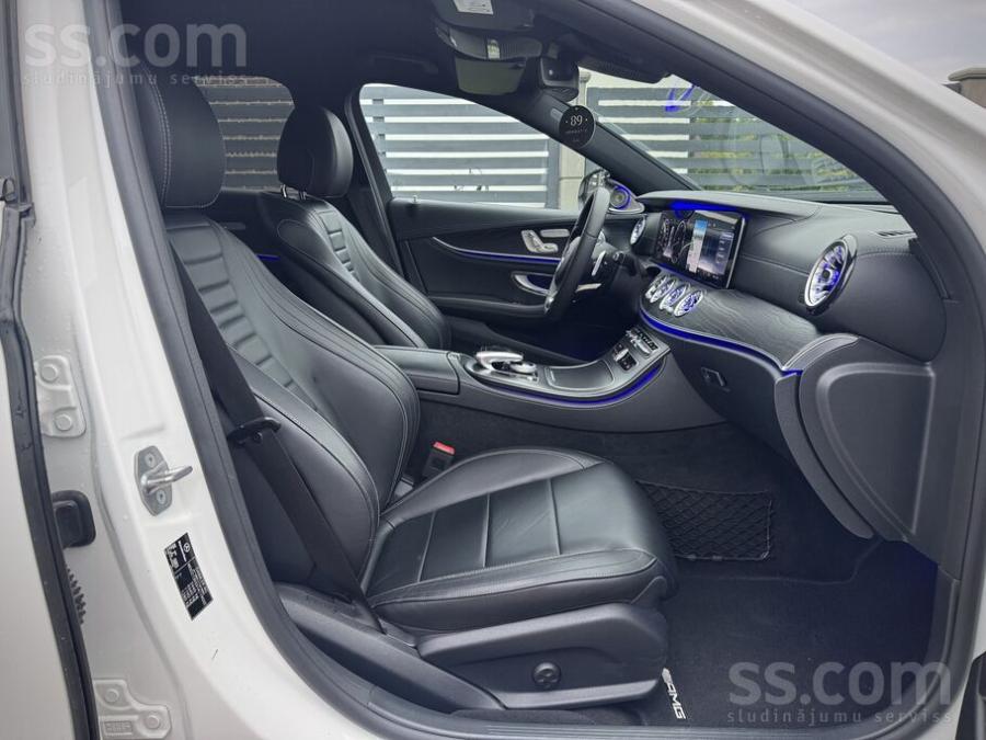 White Mercedes-Benz E 350 2016 in Jelgava, with an engine capacity of 3.00 L and mileage of 284 thousand km for 23500 €, photo 14 on AUTOMOTO.COM.LV