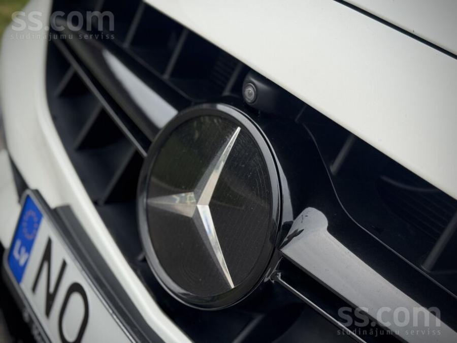 White Mercedes-Benz E 350 2016 in Jelgava, with an engine capacity of 3.00 L and mileage of 284 thousand km for 23500 €, photo 29 on AUTOMOTO.COM.LV