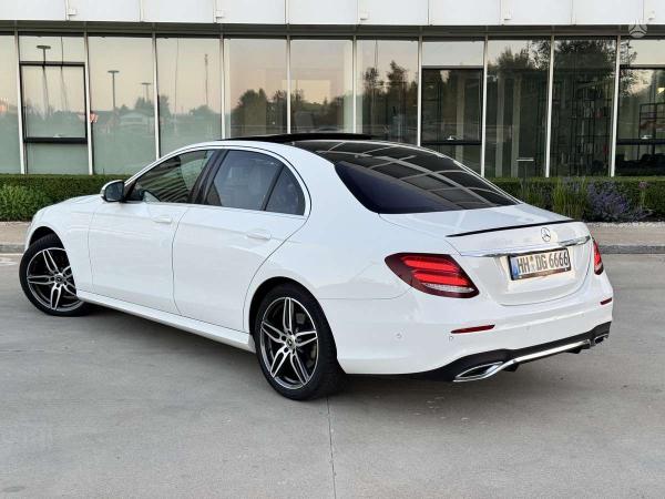 White Mercedes-Benz E 350 2017 in Vilnius, with an engine capacity of 2.99 L and mileage of 210 thousand km for 25000 €, photo 6 on AUTOMOTO.COM.LV