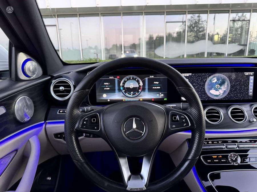 Белый Мерседес E 350 2017 в Вильнюс, объемом двигателя 2.99 л и пробегом 210 тыс. км за 25000 €, фото 15 на AUTOMOTO.COM.LV