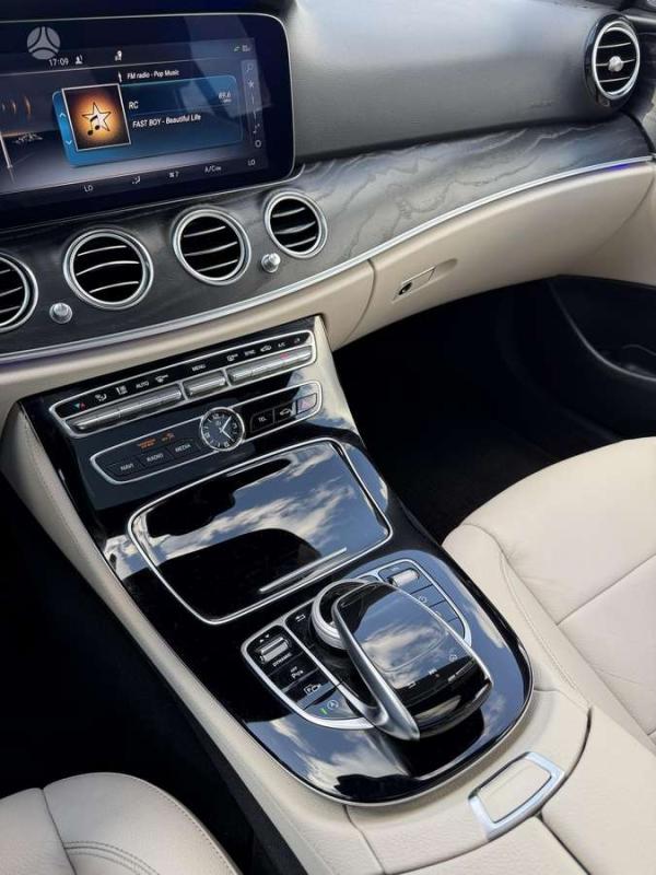 Balts Mercedes-Benz E 350 2017 Viļņa, ar dzinēja tilpumu 2.99 L un nobraukumu 213 tūkst. km par 26000 €, foto 10 vietnē AUTOMOTO.COM.LV