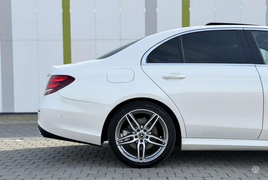 Balts Mercedes-Benz E 350 2017 Tauragė, ar dzinēja tilpumu 2.99 L un nobraukumu 288 tūkst. km par 16500 €, foto 15 vietnē AUTOMOTO.COM.LV
