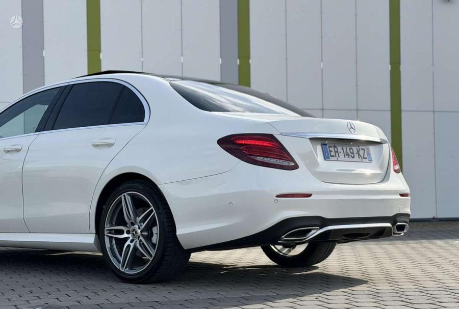 Balts Mercedes-Benz E 350 2017 Tauragė, ar dzinēja tilpumu 2.99 L un nobraukumu 288 tūkst. km par 16500 €, foto 27 vietnē AUTOMOTO.COM.LV