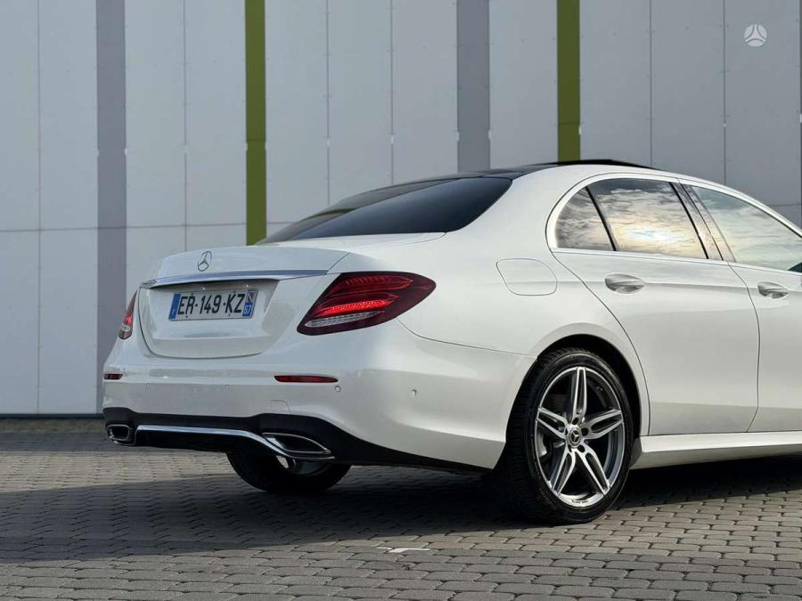Balts Mercedes-Benz E 350 2017 Tauragė, ar dzinēja tilpumu 2.99 L un nobraukumu 288 tūkst. km par 16500 €, foto 29 vietnē AUTOMOTO.COM.LV