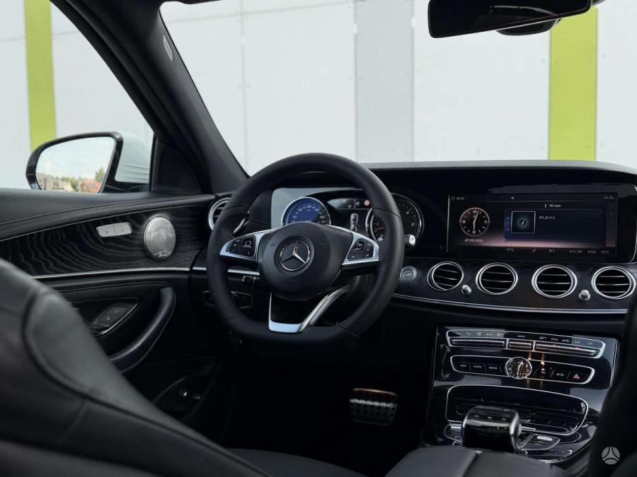 Balts Mercedes-Benz E 350 2017 Tauragė, ar dzinēja tilpumu 2.99 L un nobraukumu 288 tūkst. km par 16500 €, foto 43 vietnē AUTOMOTO.COM.LV