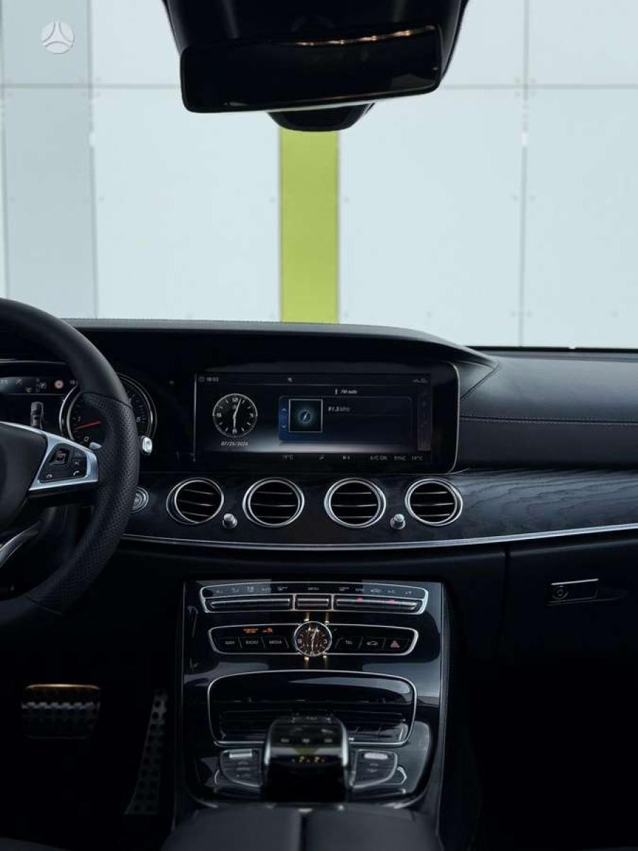 Balts Mercedes-Benz E 350 2017 Tauragė, ar dzinēja tilpumu 2.99 L un nobraukumu 288 tūkst. km par 16500 €, foto 44 vietnē AUTOMOTO.COM.LV