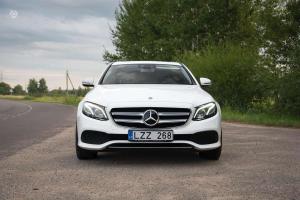 White Mercedes-Benz E 350 2017 in Elektrenai, with an engine capacity of 2.99 L and mileage of 175 thousand km for 23400 €, photo 3 on AUTOMOTO.COM.LV