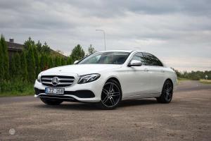 White Mercedes-Benz E 350 2017 in Elektrenai, with an engine capacity of 2.99 L and mileage of 175 thousand km for 23400 €, photo 4 on AUTOMOTO.COM.LV