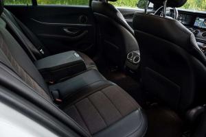 White Mercedes-Benz E 350 2017 in Elektrenai, with an engine capacity of 2.99 L and mileage of 175 thousand km for 23400 €, photo 13 on AUTOMOTO.COM.LV