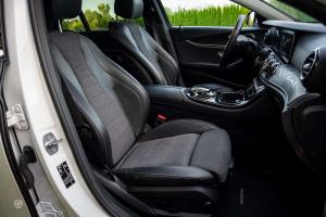 White Mercedes-Benz E 350 2017 in Elektrenai, with an engine capacity of 2.99 L and mileage of 175 thousand km for 23400 €, photo 15 on AUTOMOTO.COM.LV