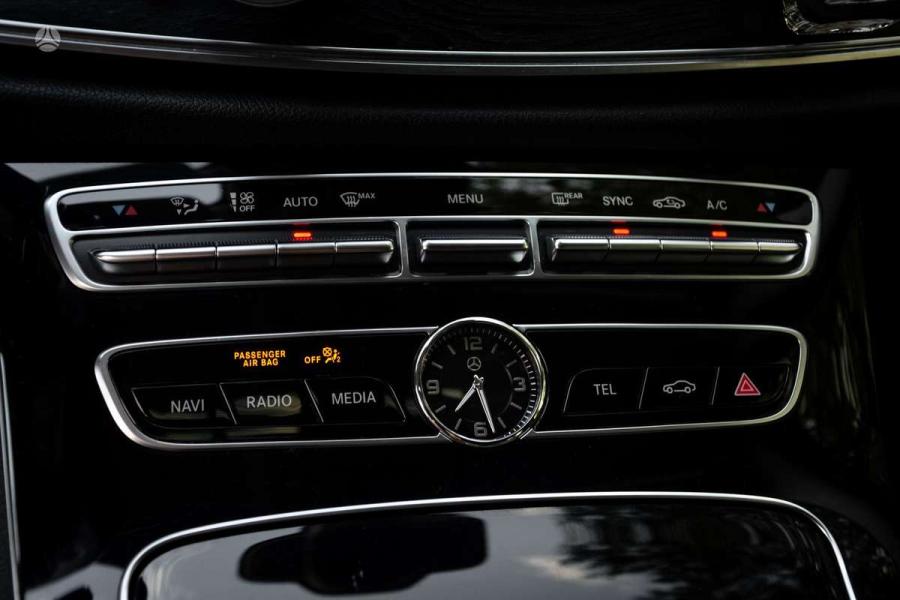 White Mercedes-Benz E 350 2017 in Elektrenai, with an engine capacity of 2.99 L and mileage of 175 thousand km for 23400 €, photo 25 on AUTOMOTO.COM.LV