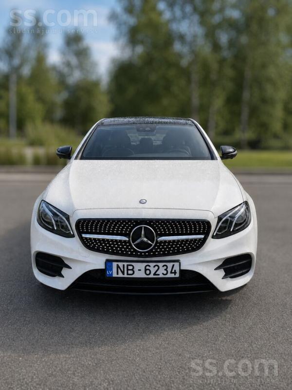 White Mercedes-Benz E 350 2017 in Riga, with an engine capacity of 3.00 L and mileage of 133 thousand km for 24900 €, photo 5 on AUTOMOTO.COM.LV