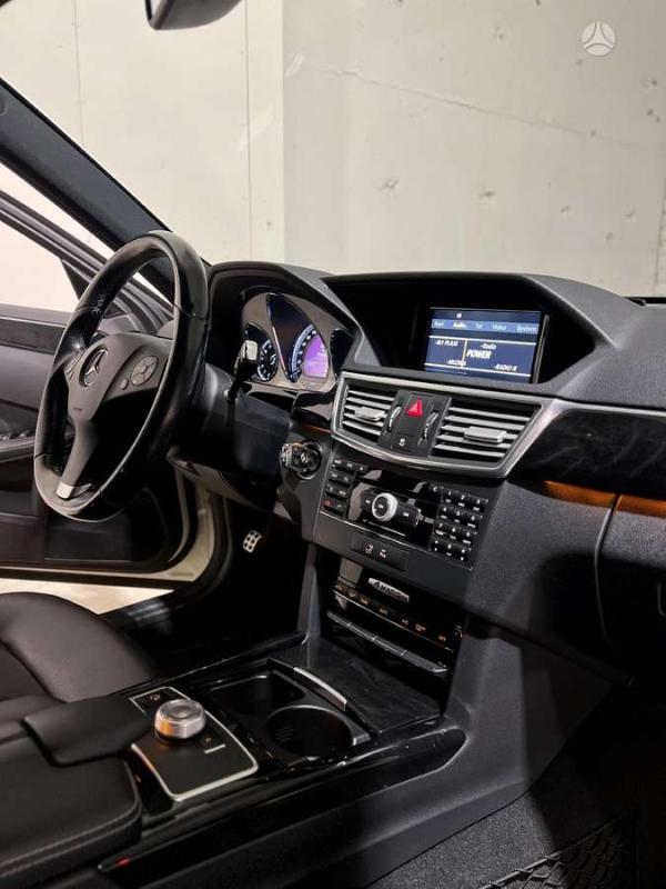 Balts Mercedes-Benz E 350 2010 Klaipėda, ar dzinēja tilpumu 2.99 L un nobraukumu 174 tūkst. km par 9999 €, foto 2 vietnē AUTOMOTO.COM.LV
