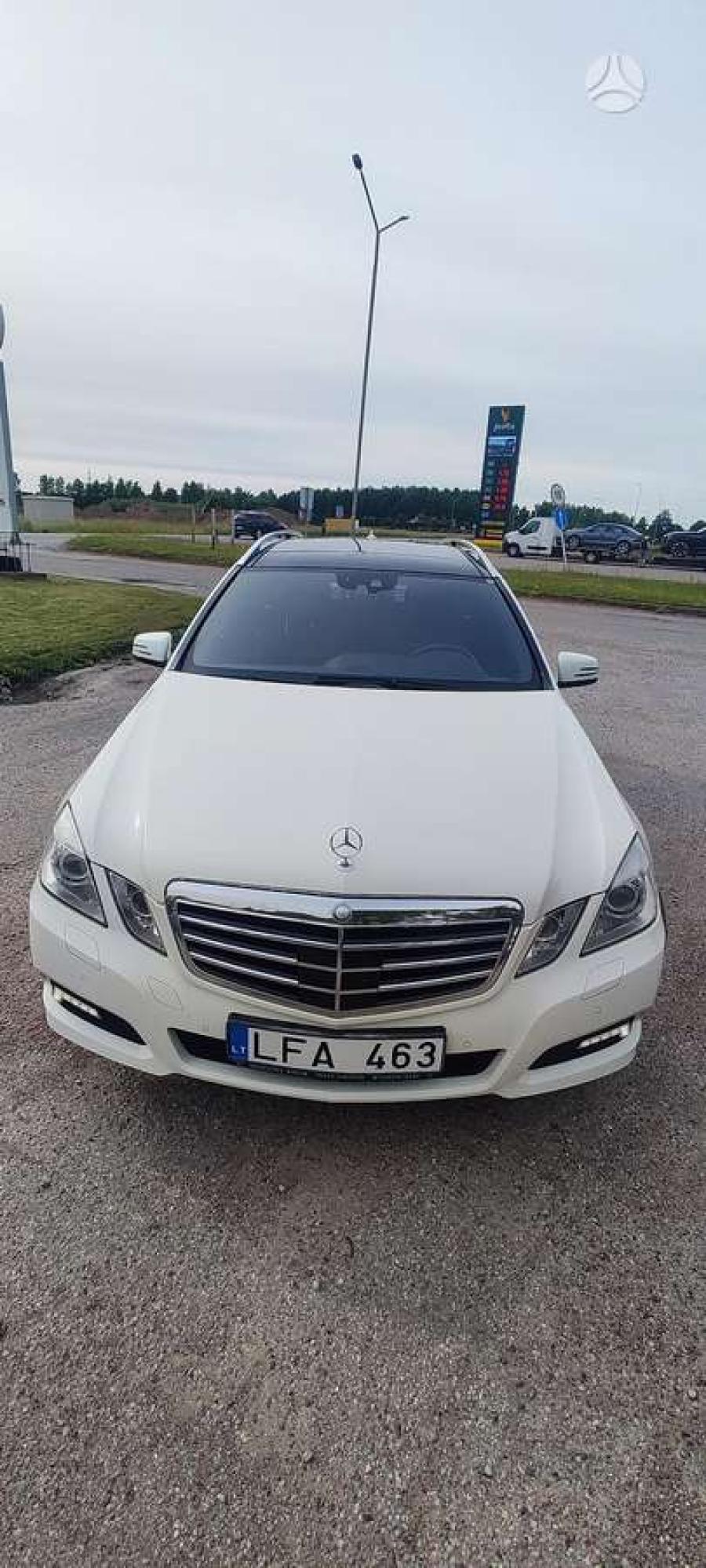 White Mercedes-Benz E 350 2010 in Gargzdai, with an engine capacity of 3.00 L and mileage of 309 thousand km for 7150 €, photo 1 on AUTOMOTO.COM.LV
