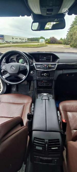 White Mercedes-Benz E 350 2010 in Gargzdai, with an engine capacity of 3.00 L and mileage of 309 thousand km for 7150 €, photo 17 on AUTOMOTO.COM.LV