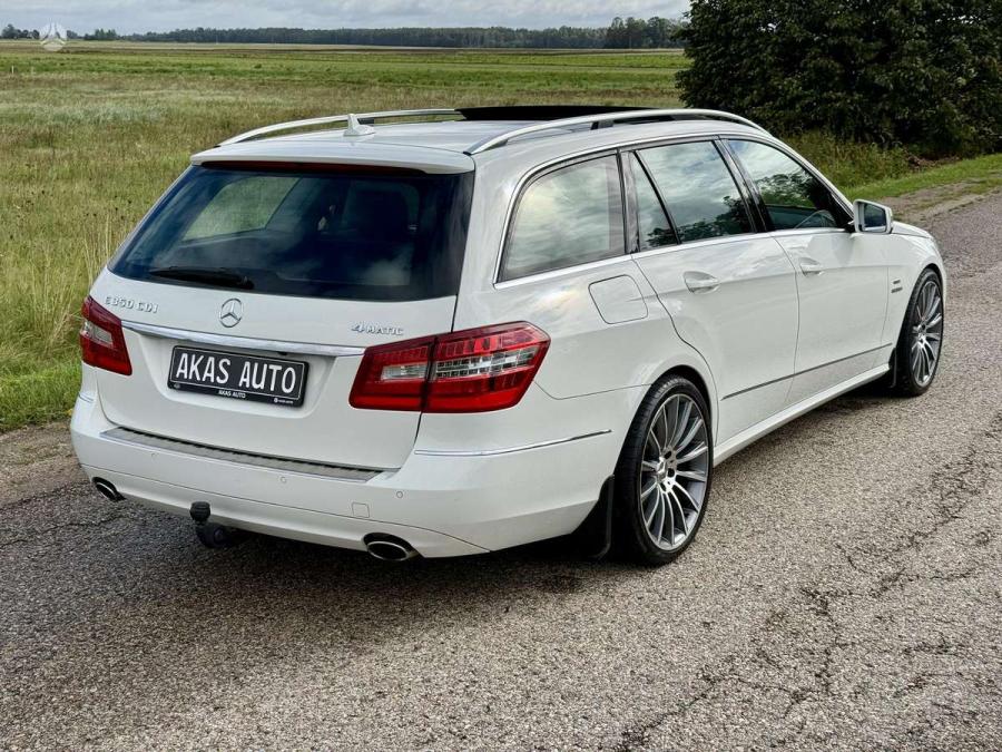 White Mercedes-Benz E 350 2011 in Vilkaviskis, with an engine capacity of 2.99 L and mileage of 333 thousand km for 7700 €, photo 5 on AUTOMOTO.COM.LV