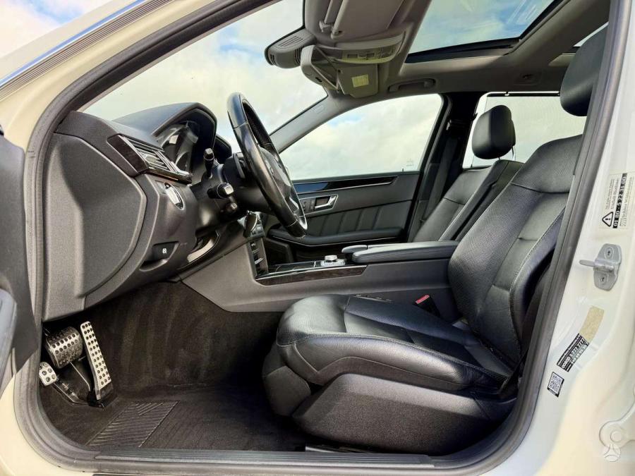 White Mercedes-Benz E 350 2011 in Vilkaviskis, with an engine capacity of 2.99 L and mileage of 333 thousand km for 7700 €, photo 11 on AUTOMOTO.COM.LV